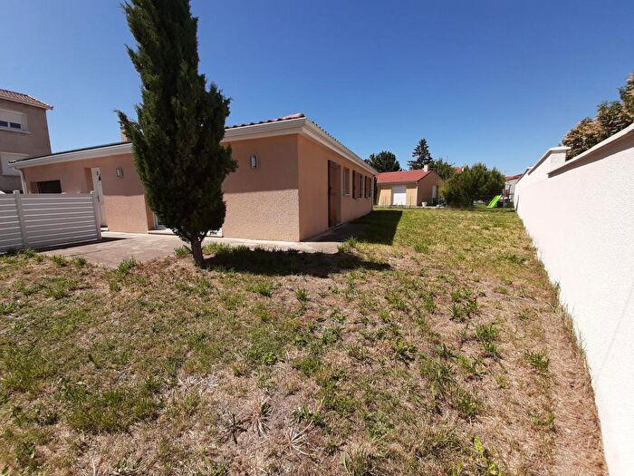 Maison à louer - Savigneux - 4 pièces - 3 chambres