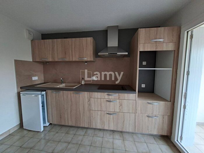 Appartement à louer - Les Plantiers-route de Marseille, Sisteron - 3 pièces - 2 chambres