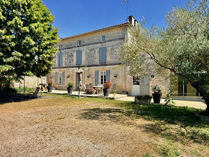 Maison 11 pièces à Fléac, à vendre