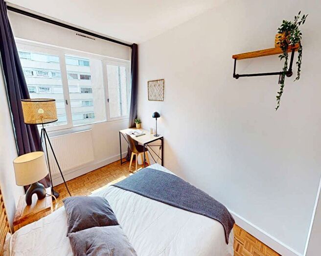 Appartement à louer - Dupleix-Motte Picquet, Paris ème arrondissement - 5 pièces - 6 chambres