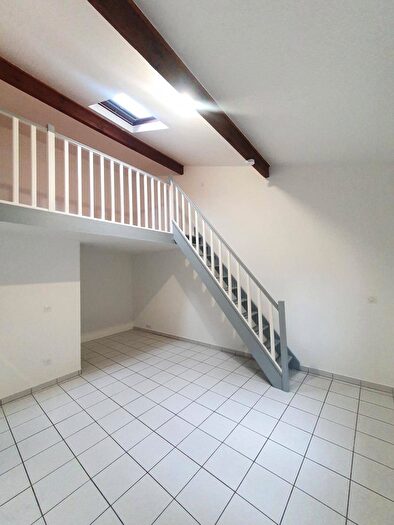 Appartement à louer - Monesse-Roger Salendro, Chaville - 1 pièce