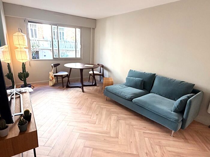 Appartement 2 pièces à Paris 19ème, Secrétan, Jaurès, à louer