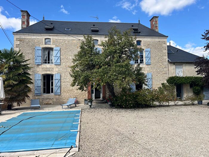 Valdivienne - Maison 7 pièces à vendre