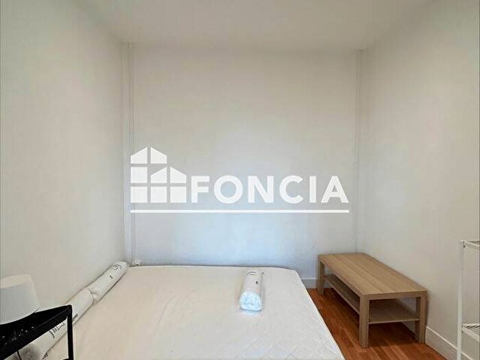 Appartement à louer - Crêt de Roc, Saint-Étienne - 1 pièce