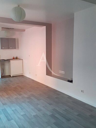 Appartement à louer - Nord, Gournay-en-Bray - 1 pièce