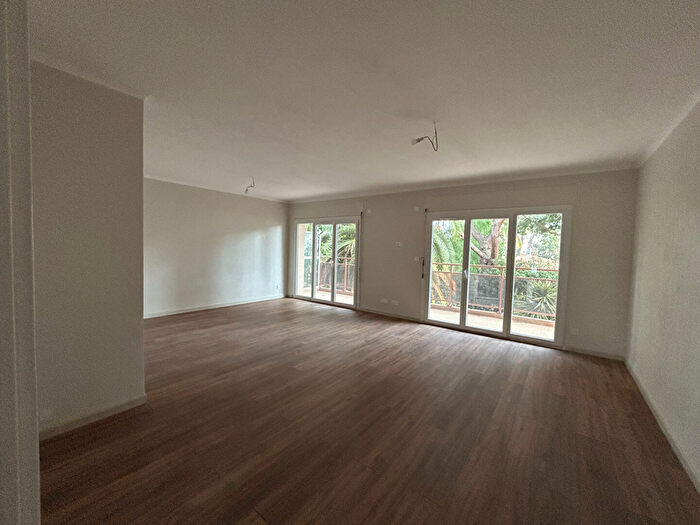 Appartement à louer - La Seyne-sur-Mer, Sud - 4 pièces - 2 chambres