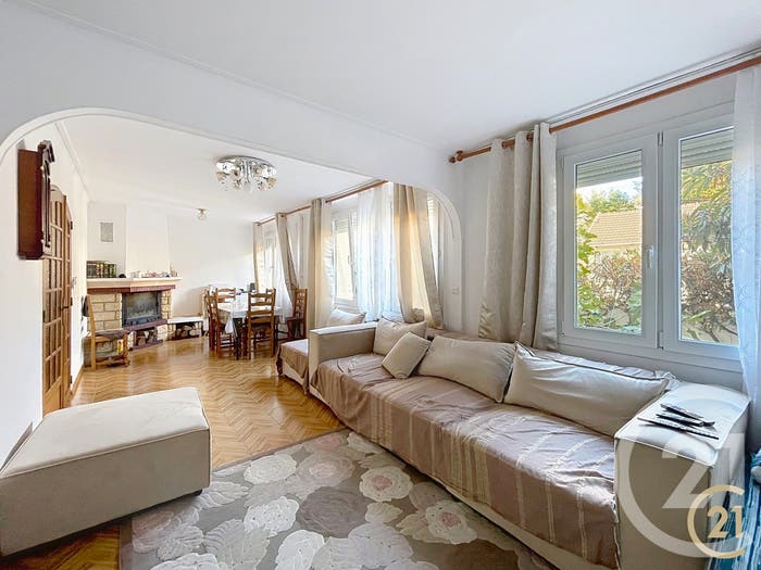 Bondy, Noue Caillet, Terre-Saint-Blaise : Maison 4 pièces à vendre