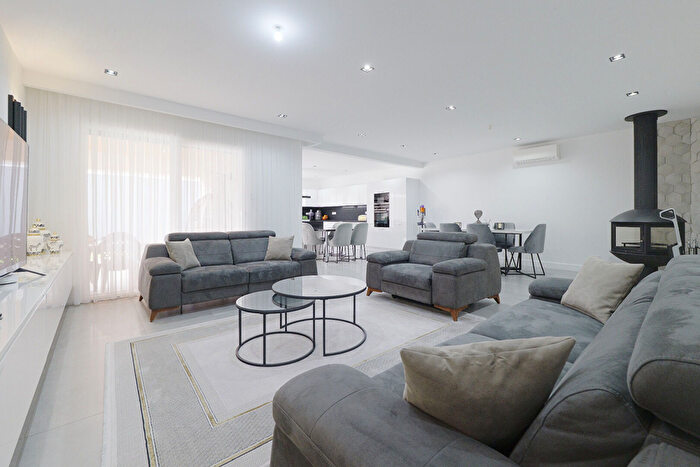 Maison à vendre - Nanterre, Plateau - 5 pièces - 4 chambres