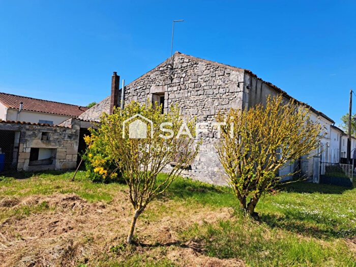 Maison 4 pièces à Berneuil, à vendre