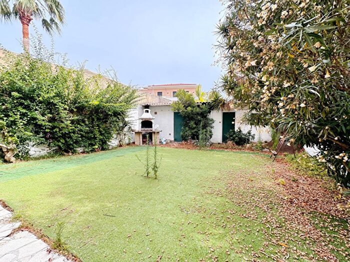 Maison à vendre - Cannes, Pointe Croisette - 5 pièces - 3 chambres