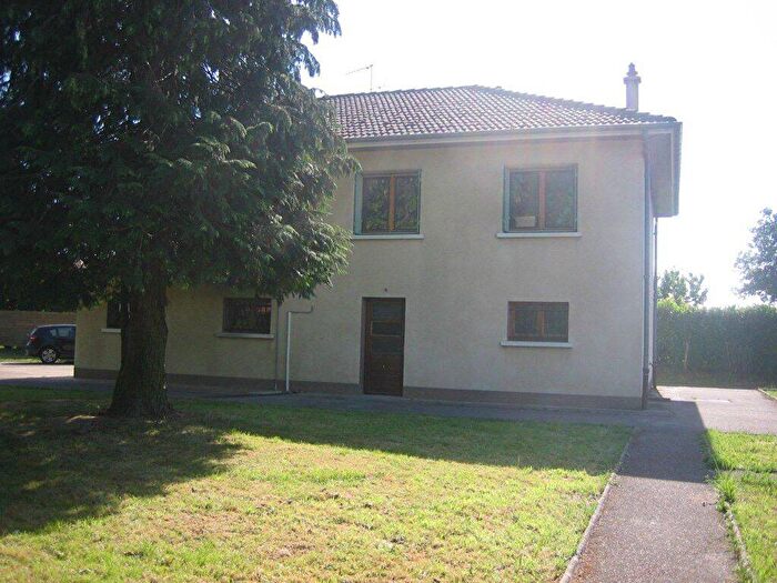 Maison 5 pièces à Polliat, à louer
