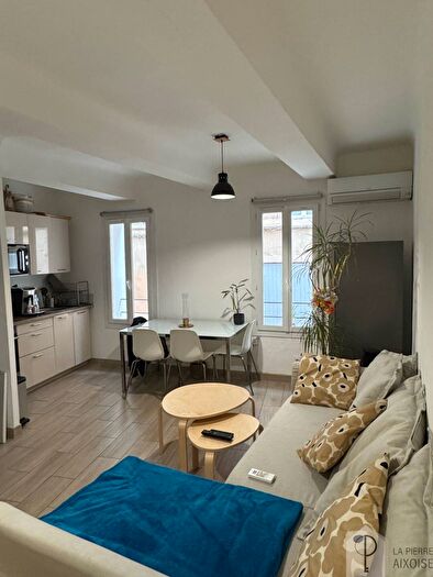 Centre Ville, Aix-en-Provence : Appartement 2 pièces à louer