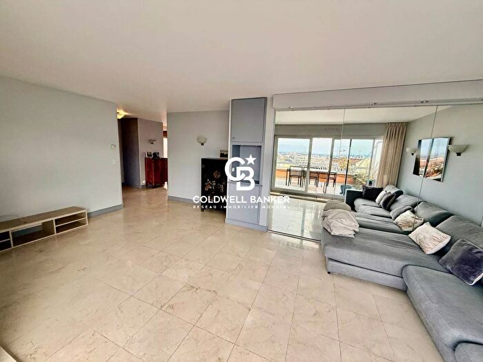 Appartement à louer - Centre, Annemasse - 2 pièces - 1 chambre