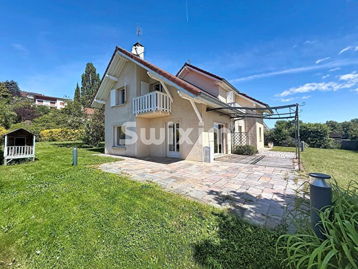 Maison 7 pièces à Grilly, à vendre