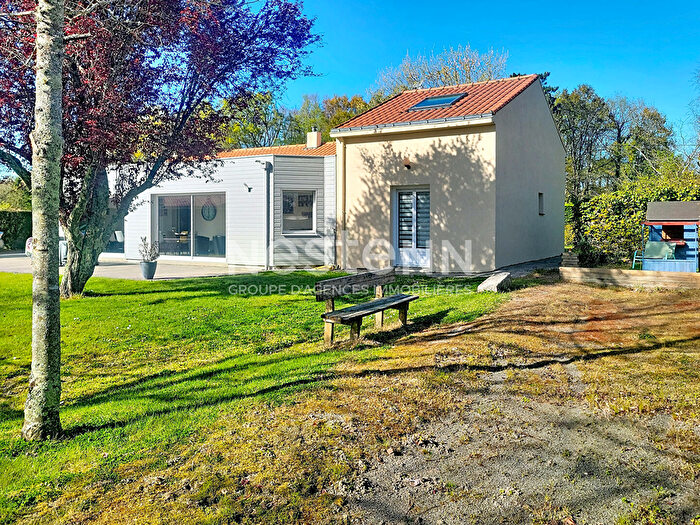 Maison à vendre - Saint-Aignan-Grandlieu - 9 pièces - 6 chambres