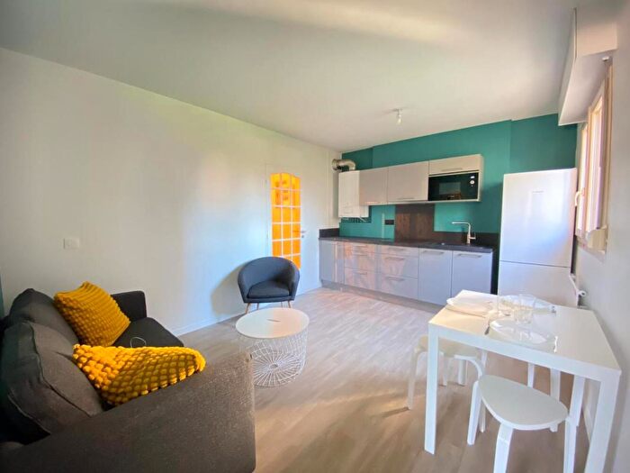 Appartement à louer - Quartiers Nord-Est, Maurepas - 5 pièces - 1 chambre