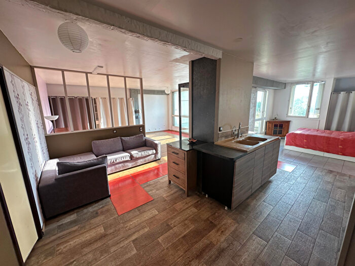 Appartement à vendre - Évry, Les Pyramides - 4 pièces - 2 chambres