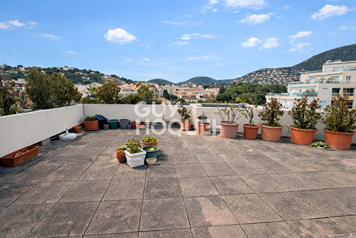 Appartement à vendre - Cavalaire-sur-Mer, Centre-ville - 4 pièces - 3 chambres