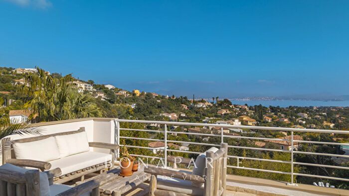 Maison à vendre - Fréjus, Saint-Aygulf - 6 pièces - 4 chambres