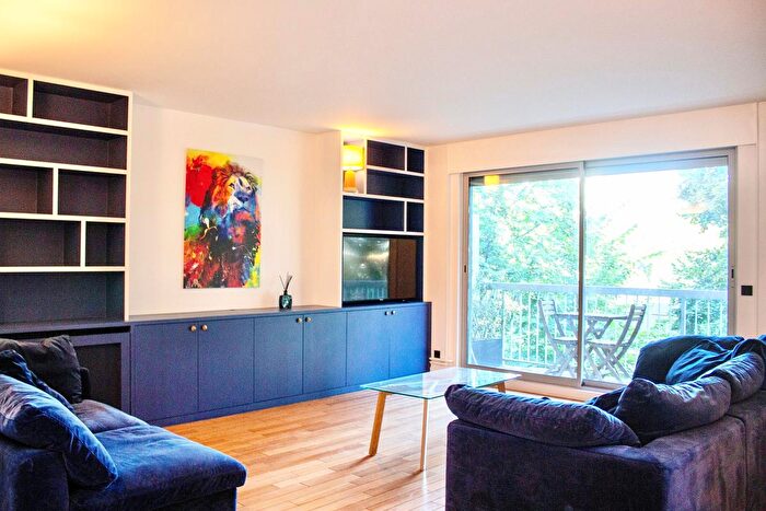 Neuilly-sur-Seine, Saint-James, Madrid : Appartement 4 pièces à louer