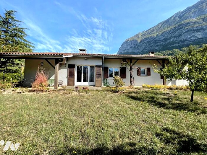 Maison 6 pièces à Saint-Égrève, à vendre