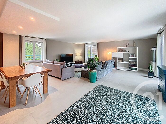 Appartement à vendre - Senlis, Centre-ville - 4 pièces - 3 chambres