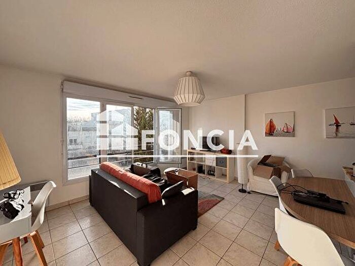 Appartement à louer - Montchat, Lyon ème arrondissement - 2 pièces - 1 chambre