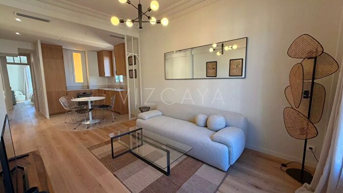 Appartement à vendre - Nice, Le Port - 3 pièces - 2 chambres