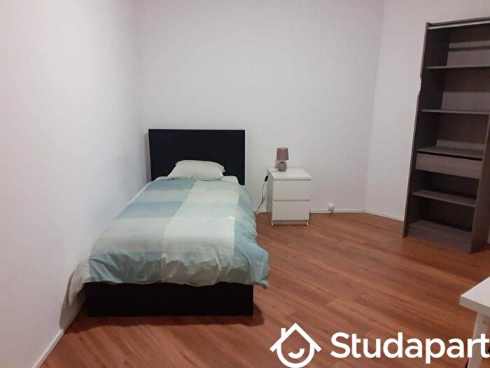 Appartement à louer - Le Vieux Château-Pulventeux, Longwy - 1 pièce - 3 chambres