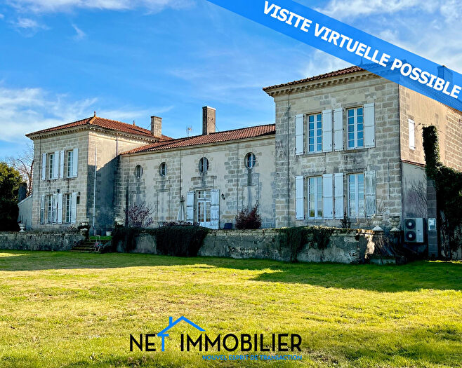 Maison à vendre - Berson - 12 pièces - 8 chambres