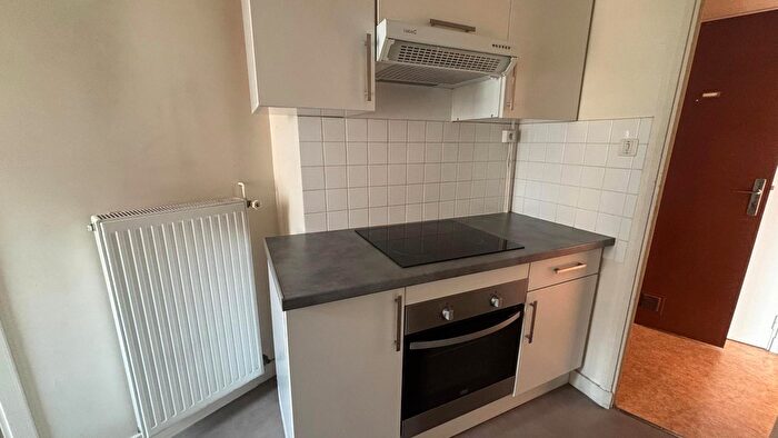 Appartement à louer - Clermont-Ferrand, Delille, Cathédrale, La Gare - 2 pièces - 1 chambre