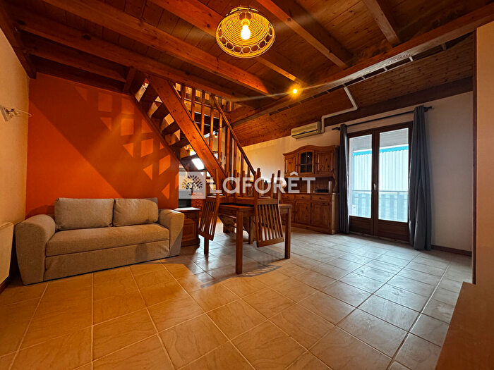 Appartement à louer - Albertville, Champ de Mars - 2 pièces - 1 chambre