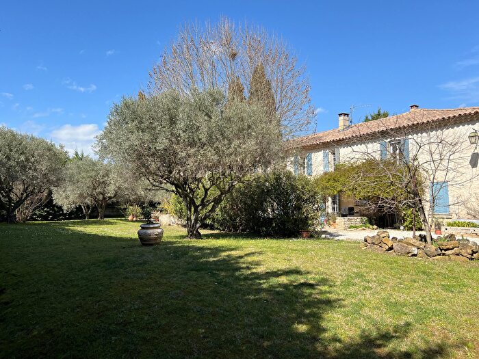 Maison 10 pièces à Uzès, à vendre