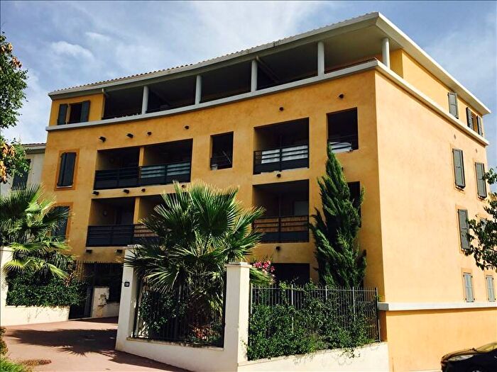 Appartement à louer - Luynes, Aix-en-Provence - 2 pièces - 1 chambre