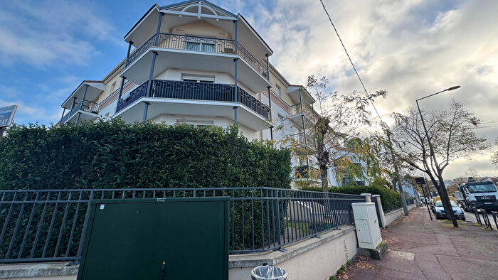 Appartement à vendre - Livry-Gargan, Centre-ville - 2 pièces - 1 chambre