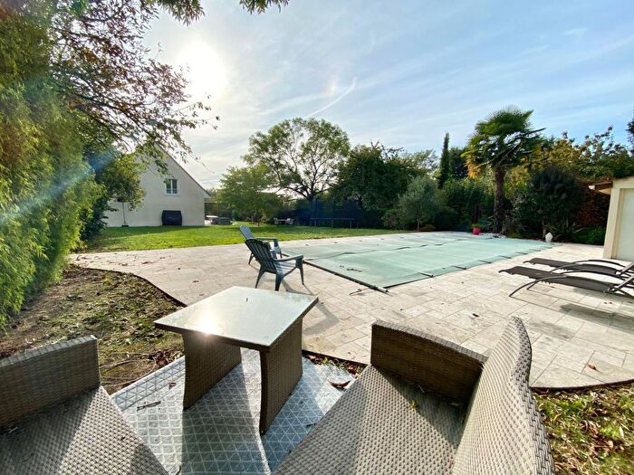 Maison à vendre - Mandres-les-Roses - 8 pièces - 7 chambres