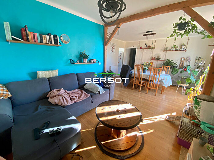 Appartement à louer - Besançon, Montrapon, Fontaine Ecu, Montboucons, Montjoux - 3 pièces - 2 chambres