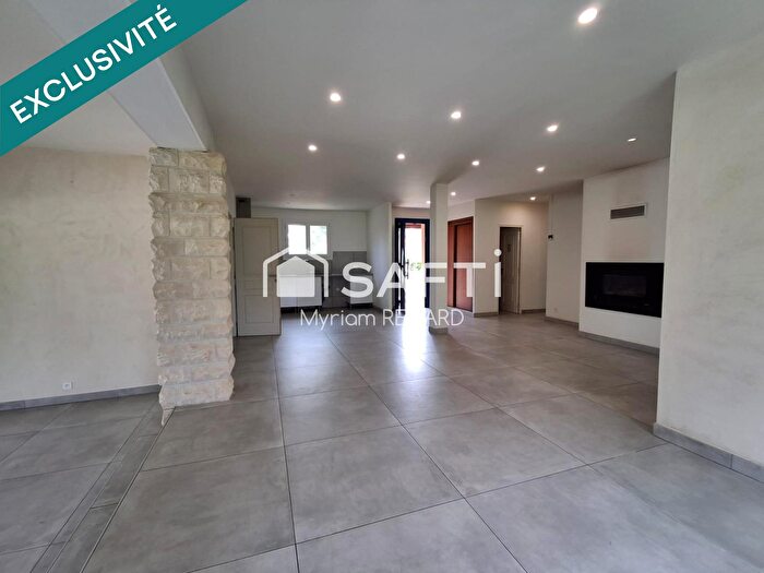 Maison 4 pièces à Fontcouverte, à vendre