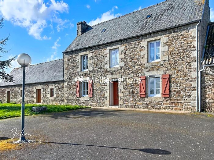 Maison à vendre - Ploubezre - 6 pièces - 3 chambres