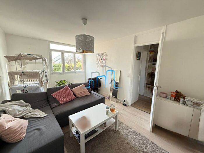 Appartement à louer - Saint-Cloud, Pasteur, Magenta - 3 pièces - 2 chambres