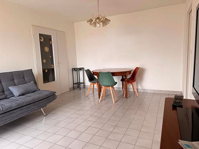 Appartement à louer - Rodez, Centre historique, Vieux-Rodez - 2 pièces - 1 chambre