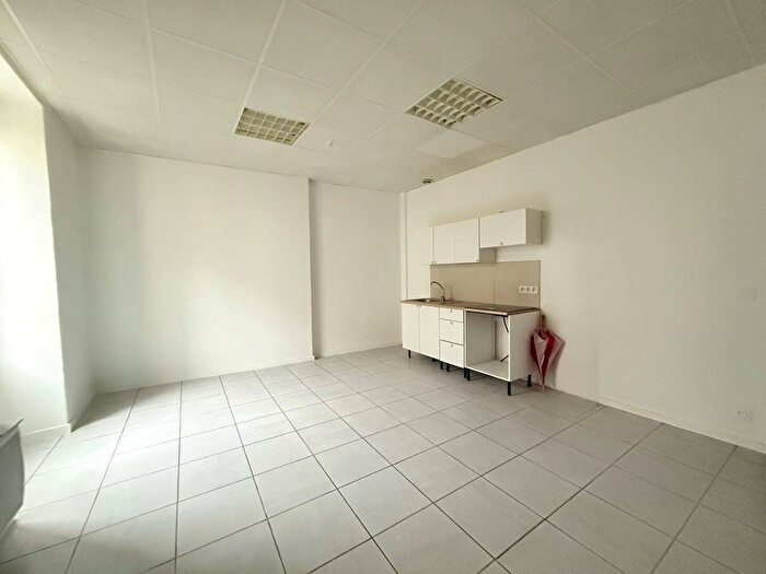 Appartement 3 pièces à Centre Ville, Vierzon, à louer