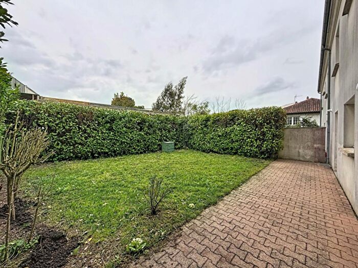 Maison à louer - Bordeaux, Lestonnat, Tridons - 5 pièces - 4 chambres