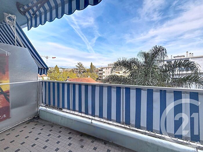 Appartement à vendre - Cagnes-sur-Mer, La Gare, Les Plans, Hippodrome - 2 pièces - 1 chambre