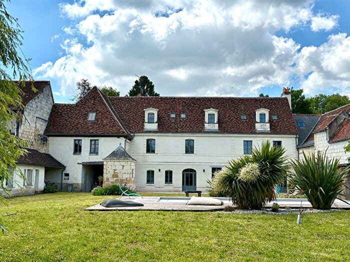 Maison 10 pièces à Loches, à vendre