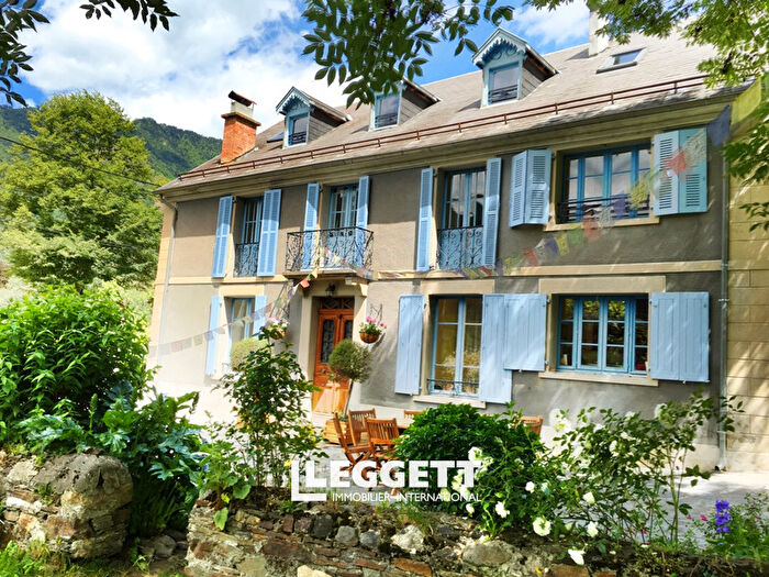 Montauban-de-Luchon : Maison 13 pièces à vendre