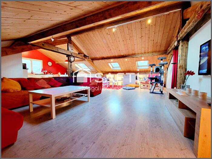 Appartement à vendre - Bagnères-de-Luchon - 4 pièces - 3 chambres