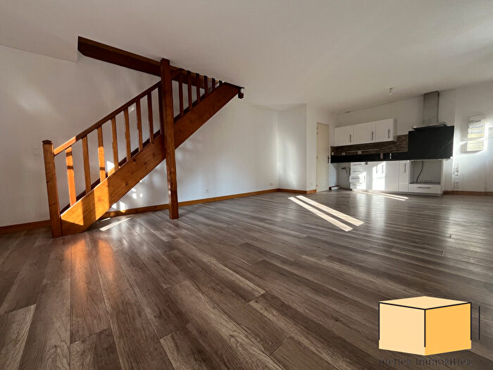 Appartement à vendre - Yenne - 4 pièces - 2 chambres