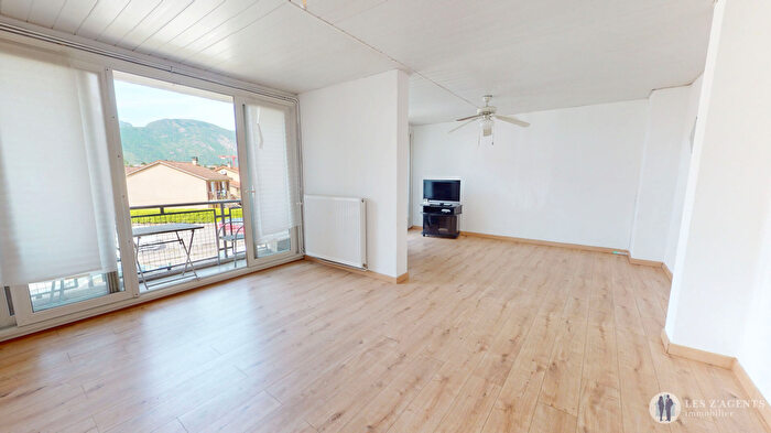 Appartement 4 pièces à Saint-Martin-dHères, Centre-ville, à vendre