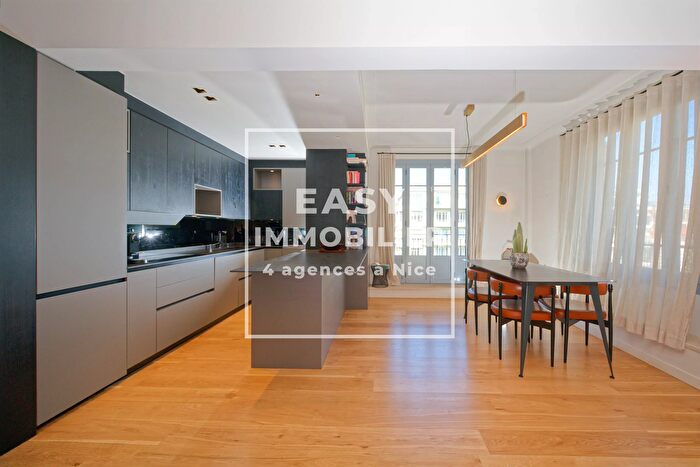 Appartement à vendre - Nice, Centre-ville - 4 pièces - 3 chambres